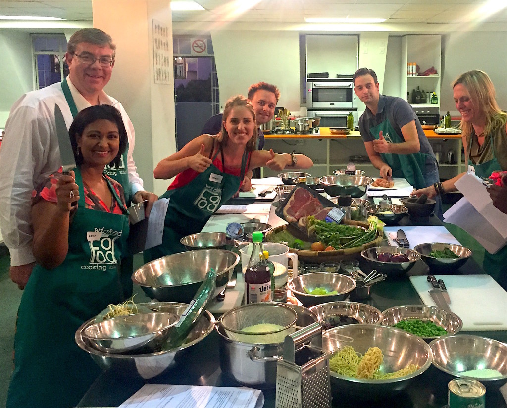 Team Building cooking class | IQ Business - Wickedfood